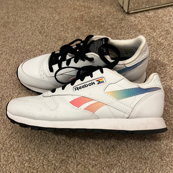 Reebok | Shoes | Reebok Sneakersall Types Of Love Size 55they Run Big ...